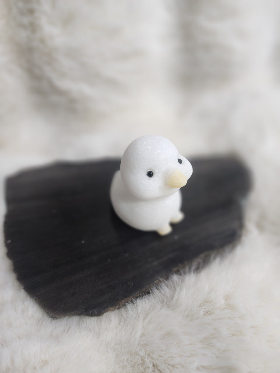 Chicken carving (quartz) – Enchantedforestboutique